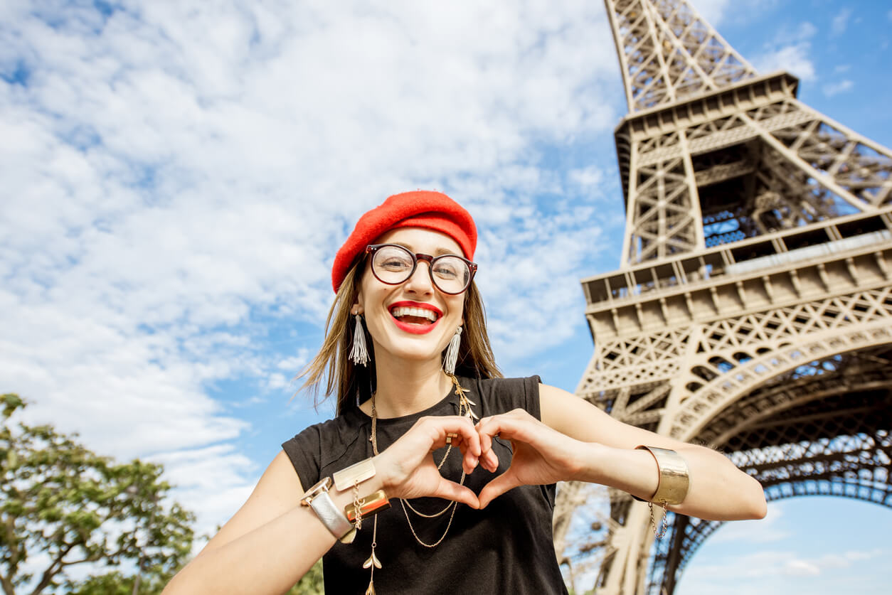 Top Reasons to Become a U.S. Citizen: Benefits & More